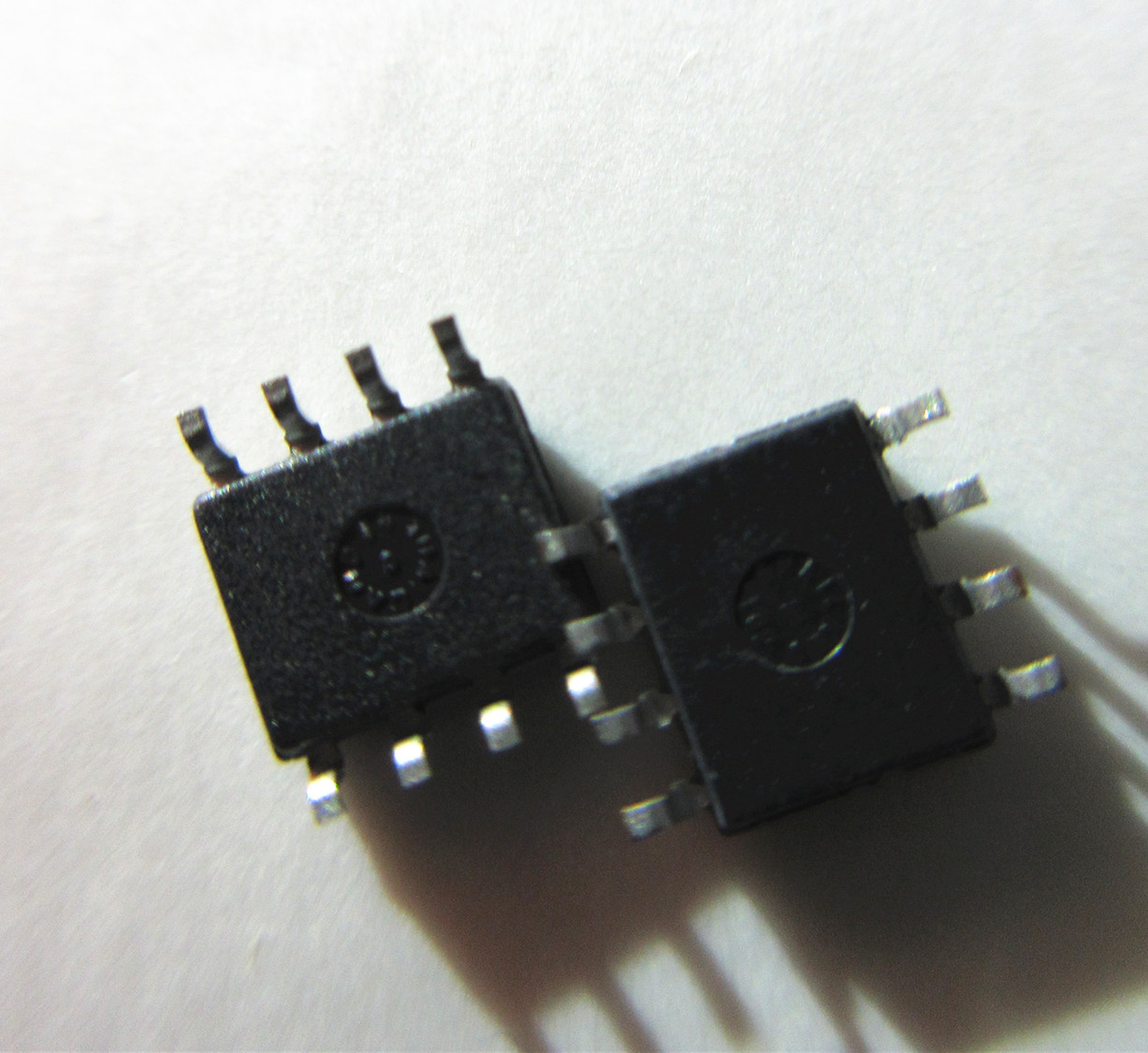 24LC256T-I/SN 24LC256I 24LC256-I/SN 25AA256T-I/SN窄体 SOP8_虎窝淘