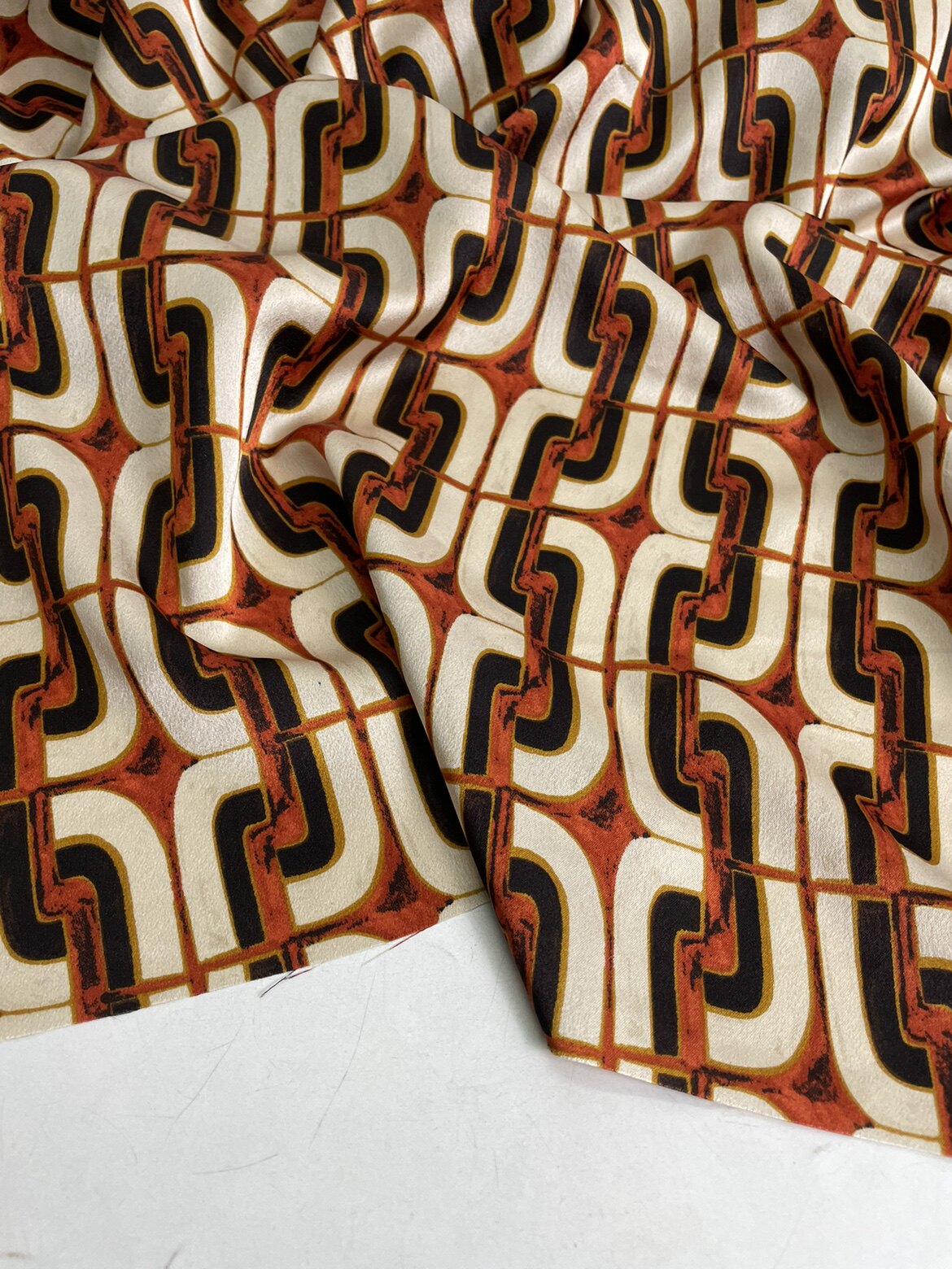 D147夏季几何图案印花雪纺布头飘逸柔软垂坠不透连衣裙旗袍面料_虎窝淘