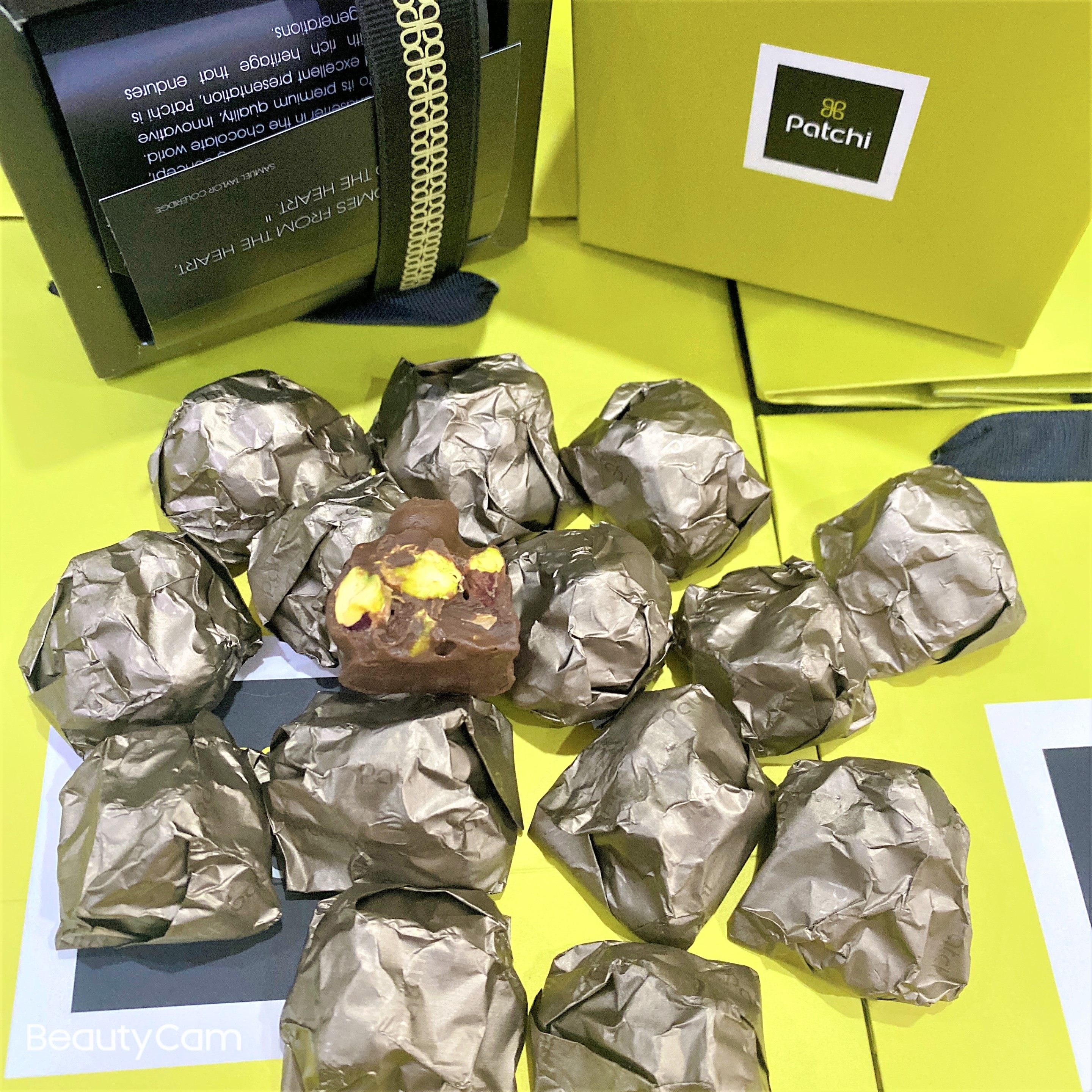 现货迪拜原装进口Patchi皇室巧克力整颗开心果牛奶巧克力250克_虎窝淘