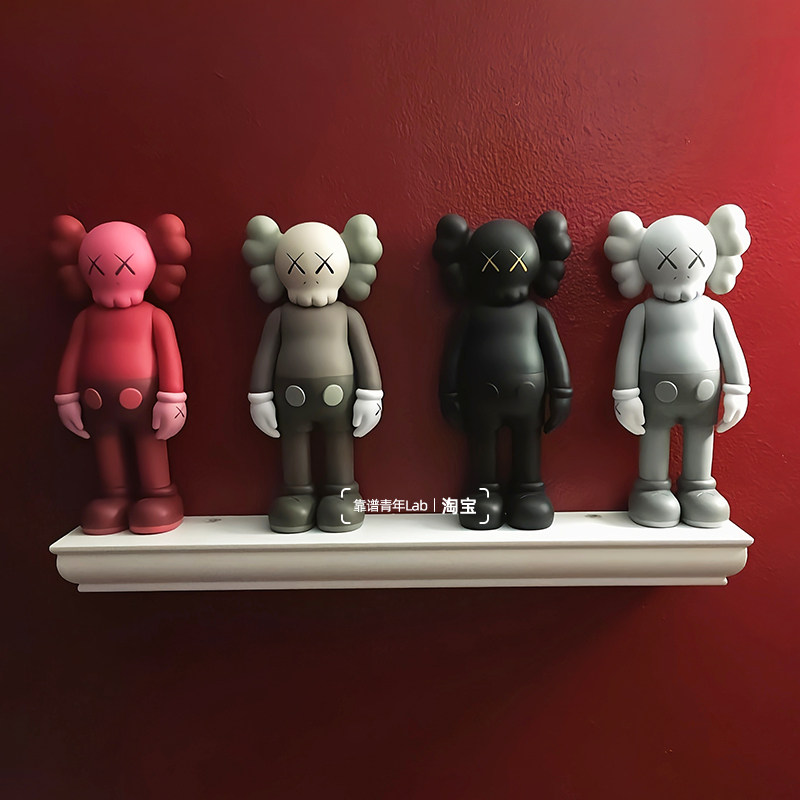 mand kaws公仔手办潮玩kwas站立桌面摆件考斯居家艺术装饰现货_虎窝淘