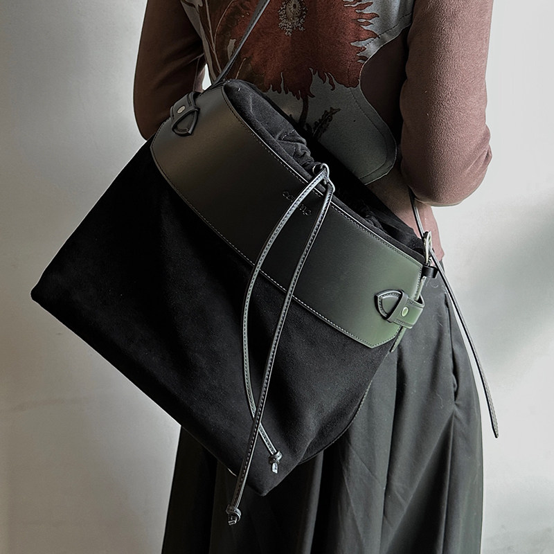 EVENBUYER很会买COTEMP抽绳水桶包小牛皮黑色卡其色单肩斜挎包_虎窝淘