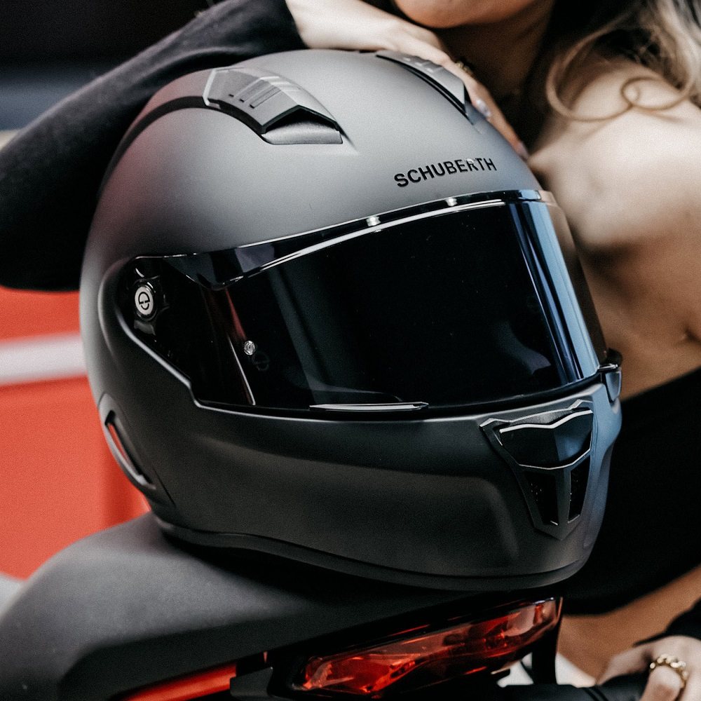 德国Schuberth舒伯特SR2摩托车头盔全盔男机车防雾赛车轻量化跑盔_虎窝淘