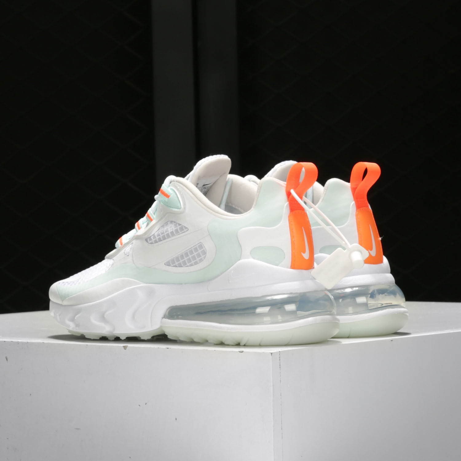 Nike/耐克正品 AIR MAX 270 REACT女子气垫缓震运动跑步鞋 CJ0620_虎窝淘