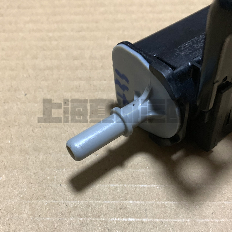 适配别克新君威新君越迈锐宝新GL8S陆尊汽油燃油碳罐电磁阀原厂_虎窝淘