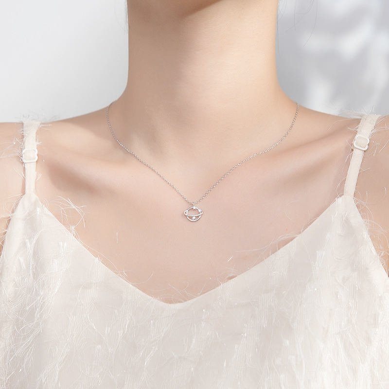 925纯银日韩ins简约百搭小巧精致镂空土星项链星球甜美锁骨链女_虎窝淘