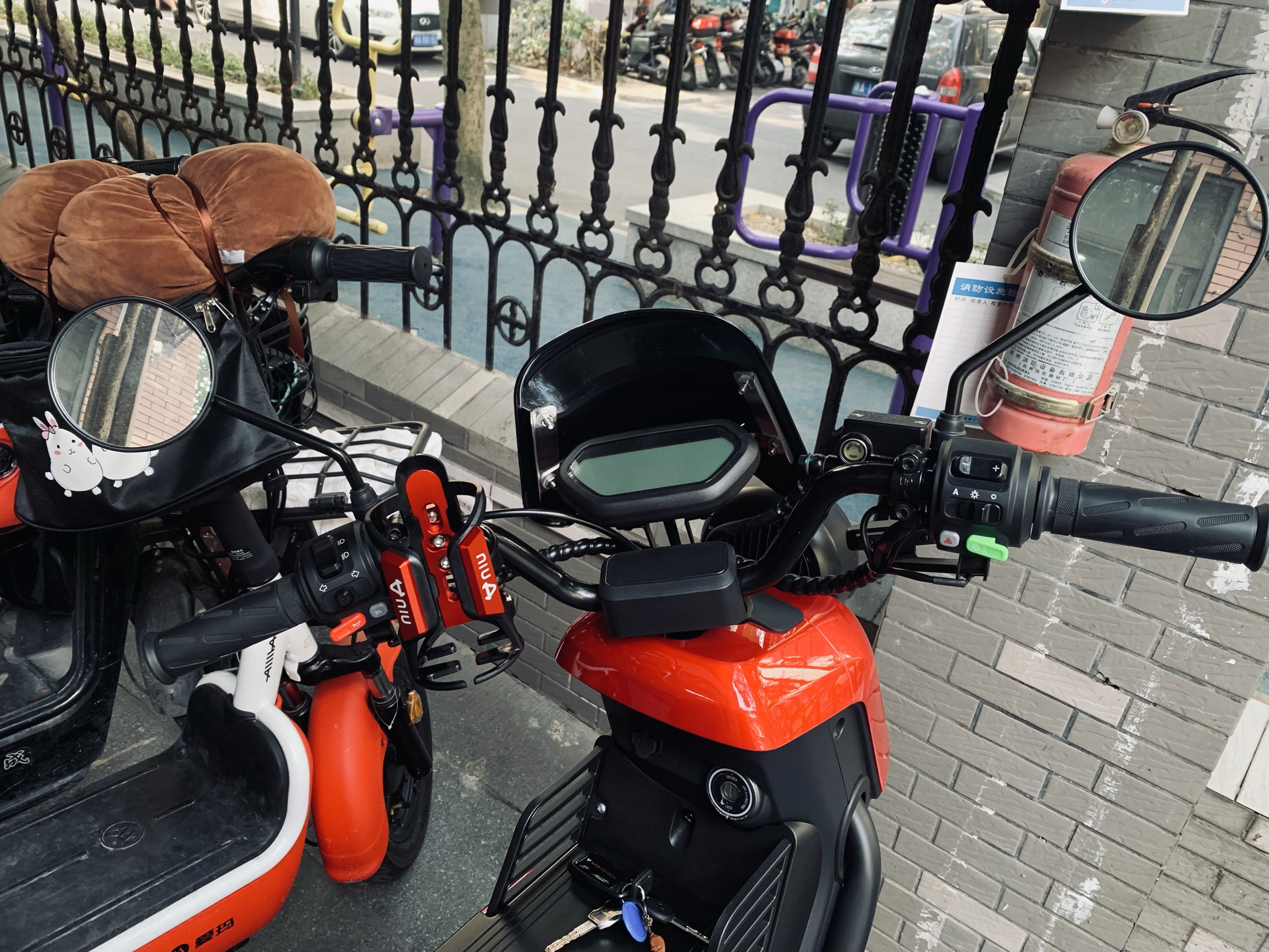 小牛电动车改装UQI+U2/U+B/US/U1C/UID/F0/N1S防震水杯支架饮料架_虎窝淘