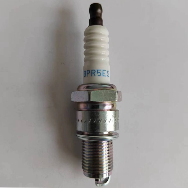F7TC E6TC日本NGK BPR5ES火花塞适用罗宾本田汽油机雅马哈发电机_虎窝淘