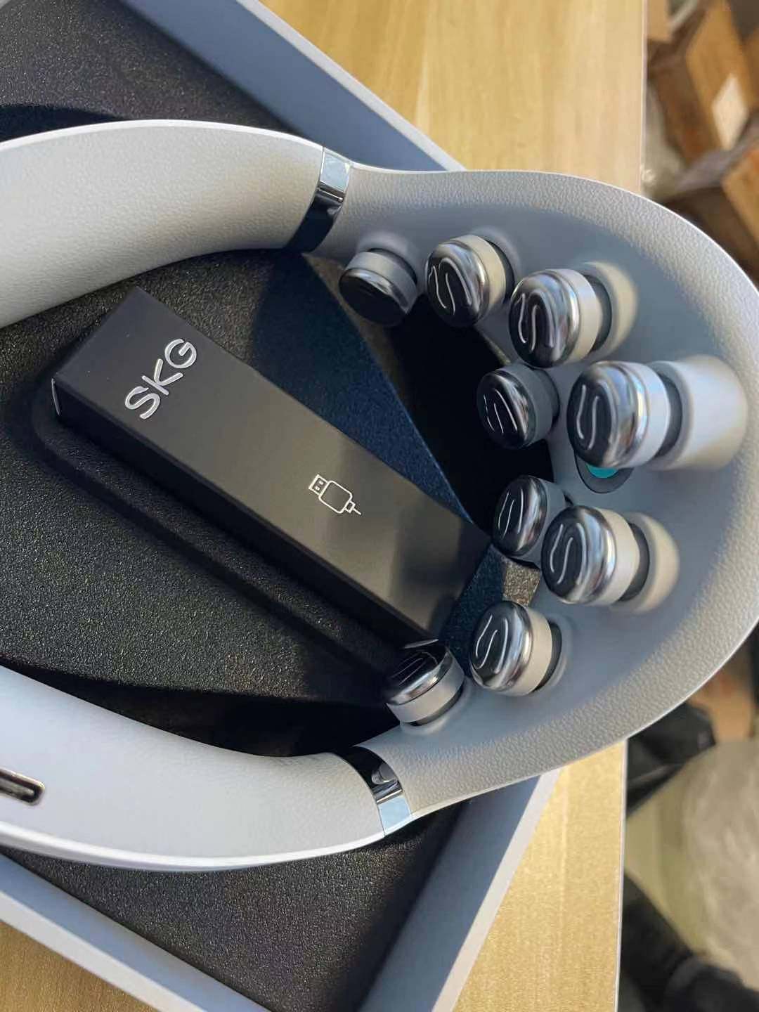 SKG颈椎按摩器G7pro尊贵版仿真物理推揉颈部按摩仪热灸skgg7脉冲_虎窝淘