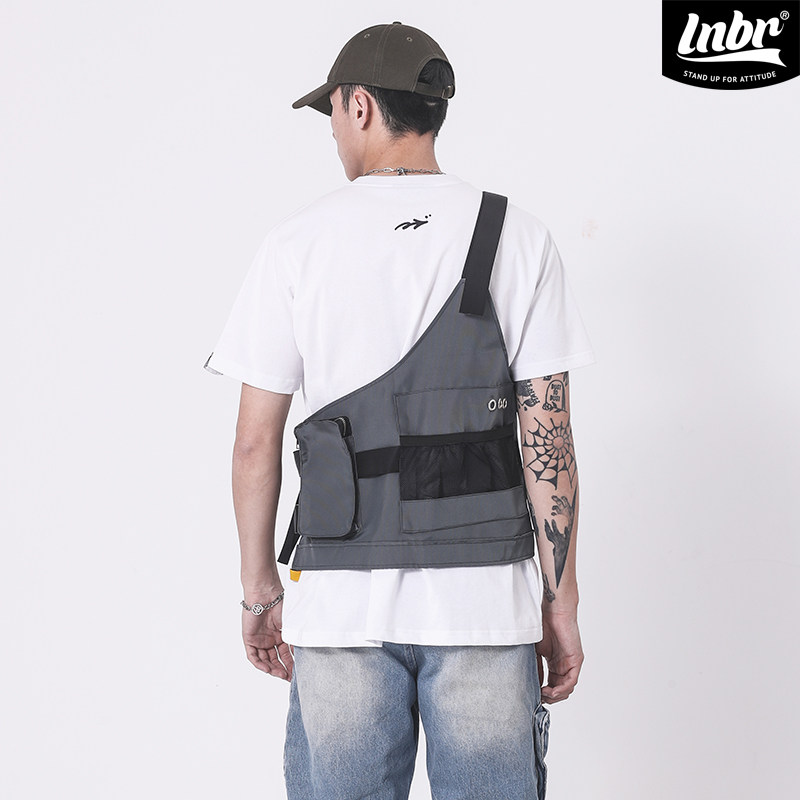 LNBR X ShakeWell国潮联名单肩设计口袋工装马甲宽松机能风_虎窝淘