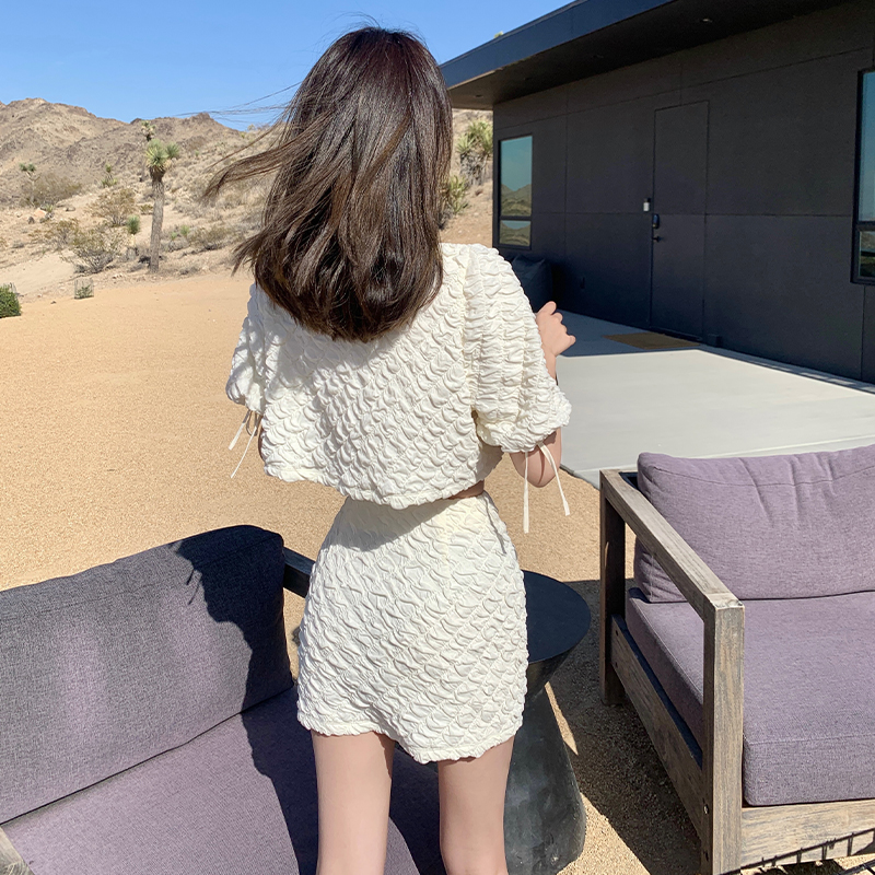 GYOKUU 2022ss白色棉花糖肌理感细带设计短款上衣半裙套装_虎窝淘