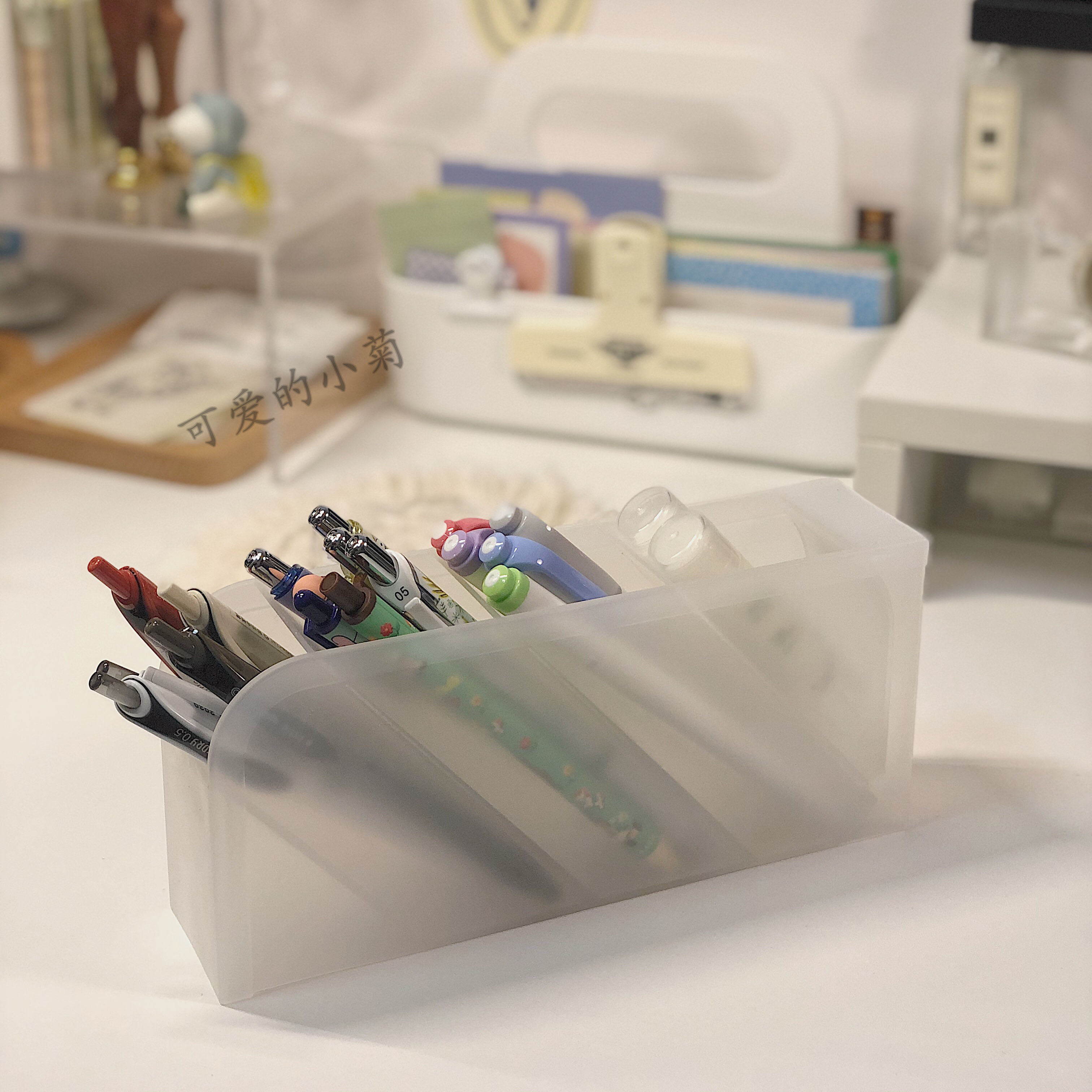 ins简约斜插式透明笔筒收纳盒大容量学生桌面办公室四格文具收纳_虎窝淘