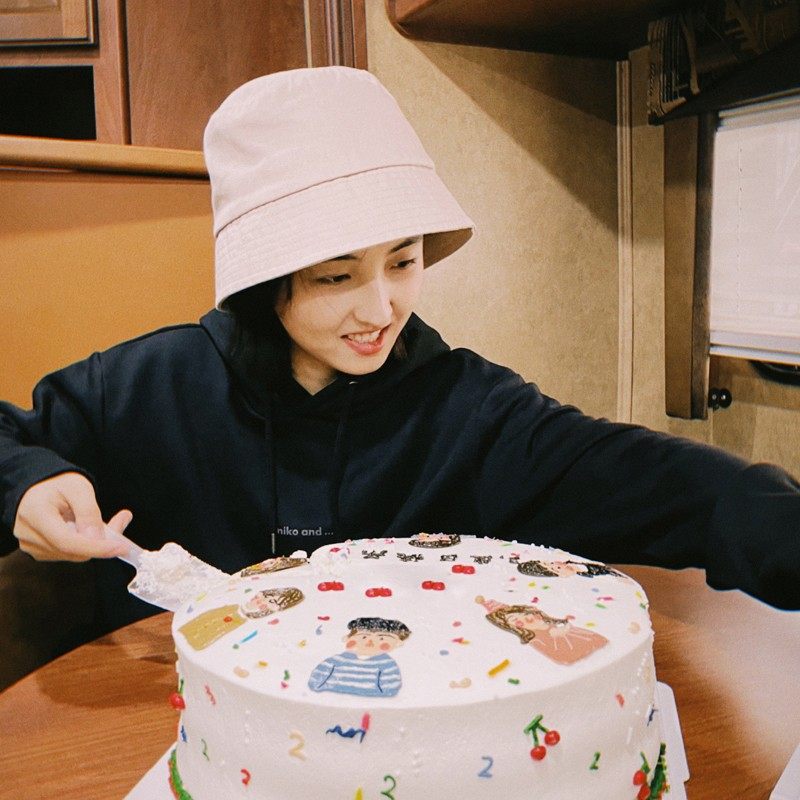 张子枫同款字母印花卫衣2022春秋新款宽松ins连帽衫女上衣服外套_虎窝淘