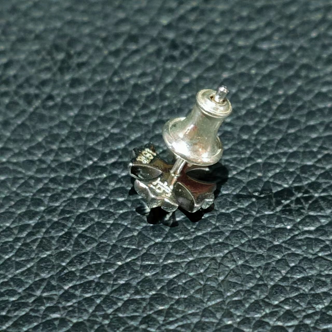 ROCKAGE纯银S925朋克风格18K电镀白金镶钻十字架明星女神男神耳钉_虎窝淘