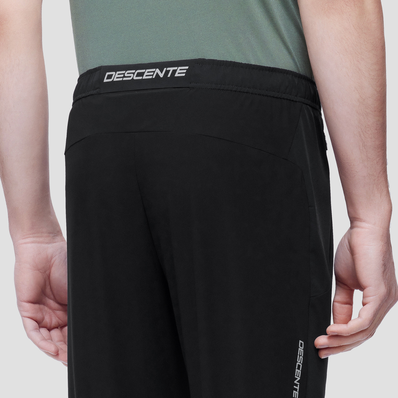 DESCENTE迪桑特男子夏季新款运动跑步透气弹性梭织运动长裤_虎窝淘