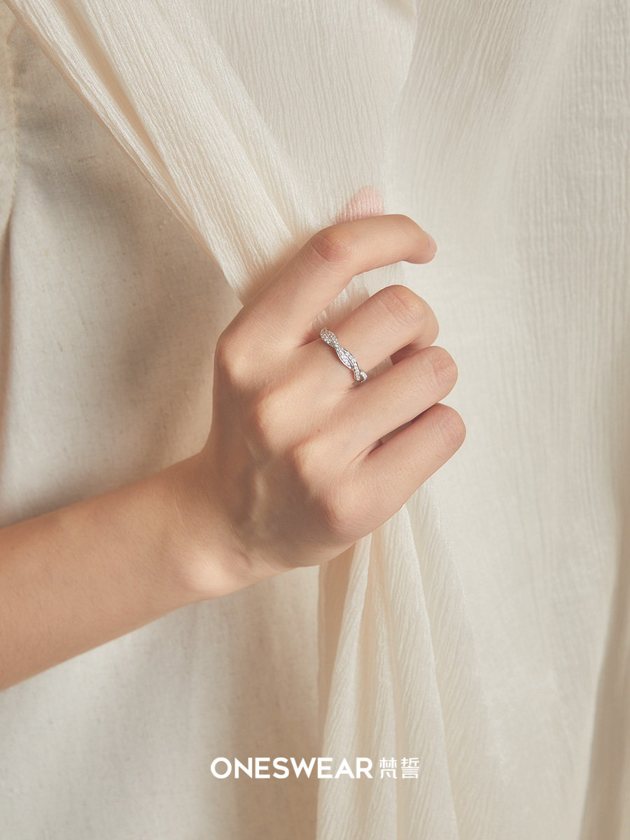 ONE SWEAR/梵誓想爱联结缠绕铂金18K金钻石结婚对戒情侣爱情定制_虎窝淘