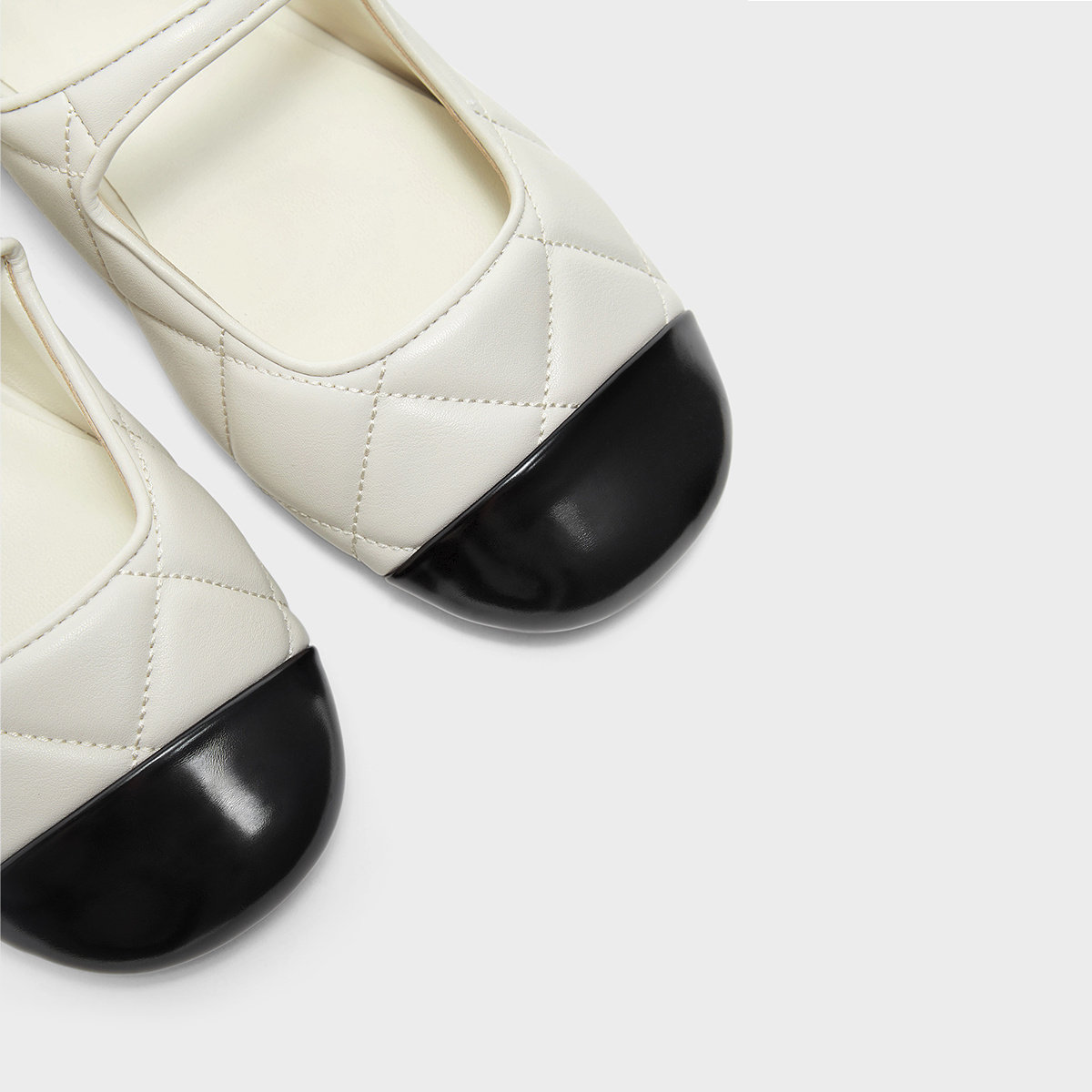 CHARLES&KEITH秋冬女鞋CK1-70900405菱格平底小香风玛丽珍鞋单鞋_虎窝淘