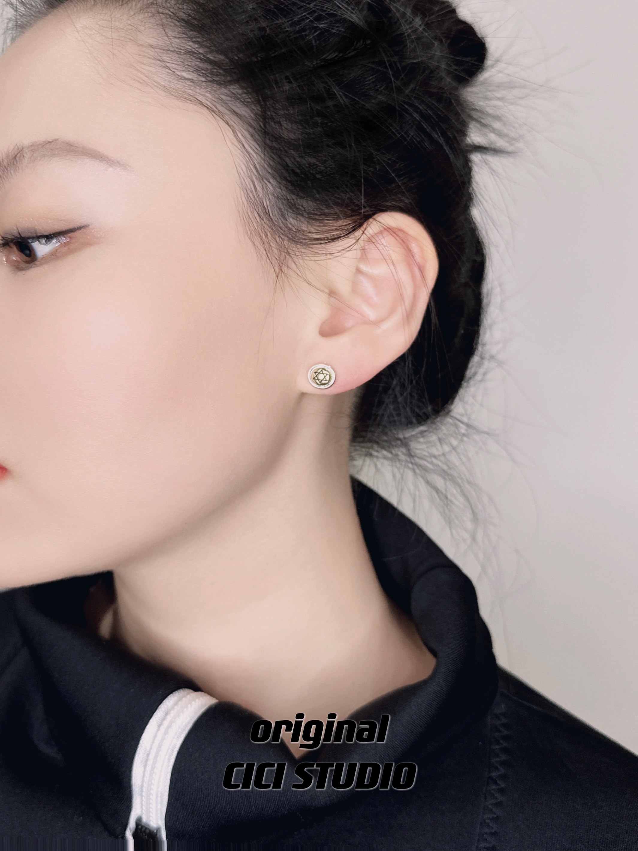 CICI无性别金银双色笑脸符恶魔之眼文古银工艺S925银针耳钉情侣_虎窝淘