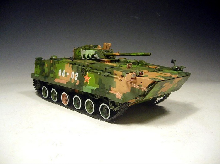 鸣一包邮】小号手82453履带装甲车 1/35中国 ZBD-04式步兵战车_虎窝淘