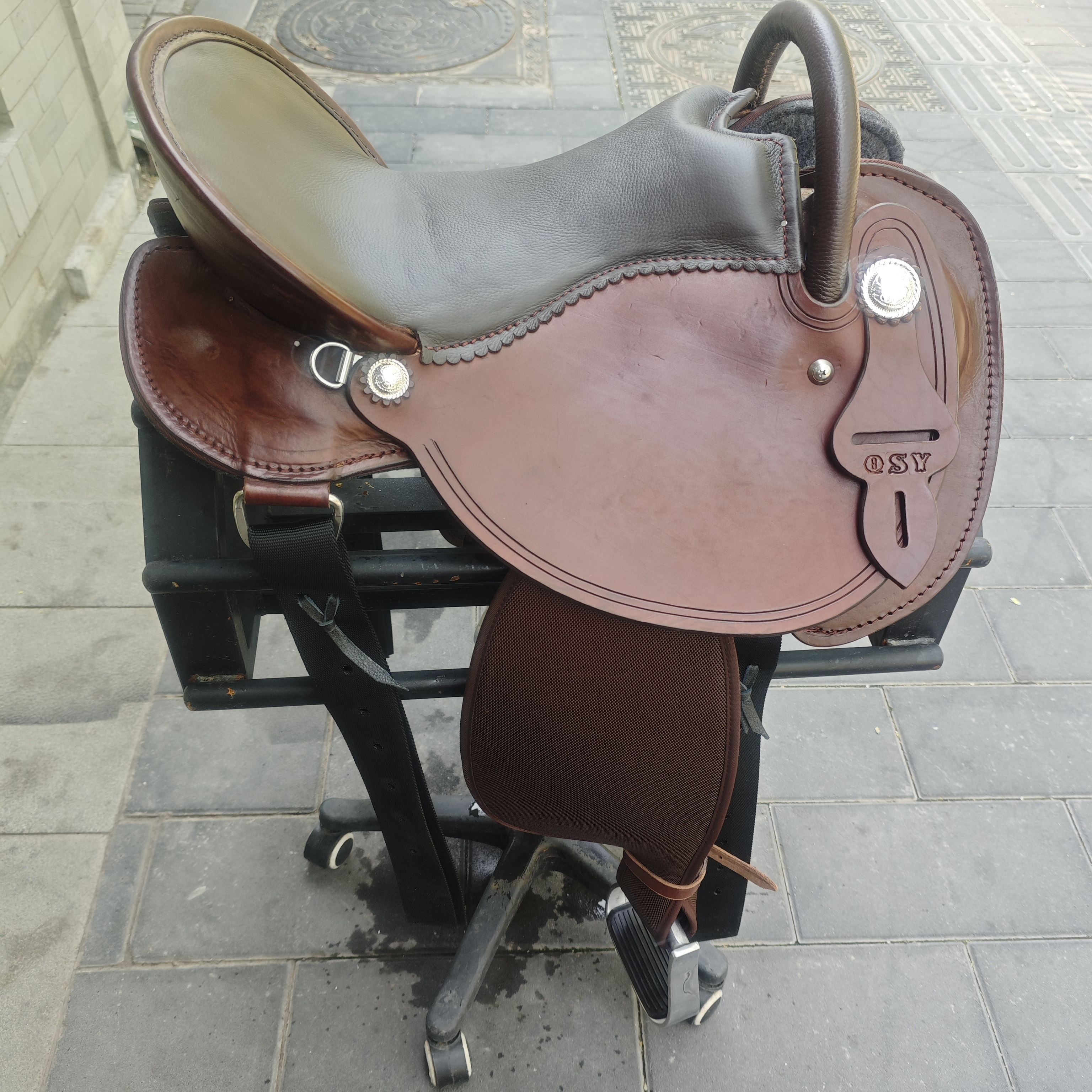 长途野骑马具怎么翻译_长途野骑马具英文用法_长途野骑马具英语例句_淘宝翻译网