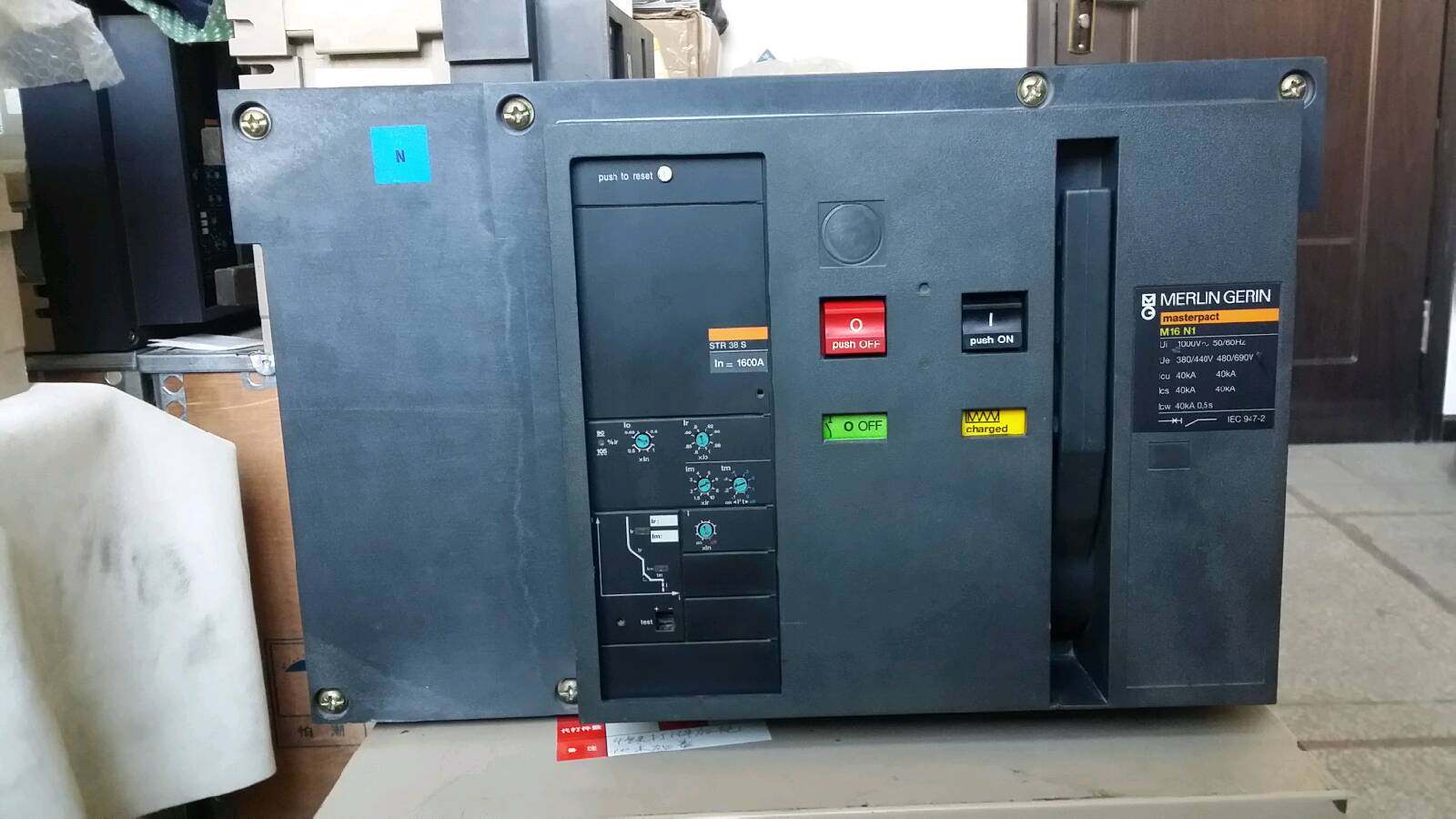 Masterpact M16N1 4P STR38S circuit breaker produced by Merlin Gerin