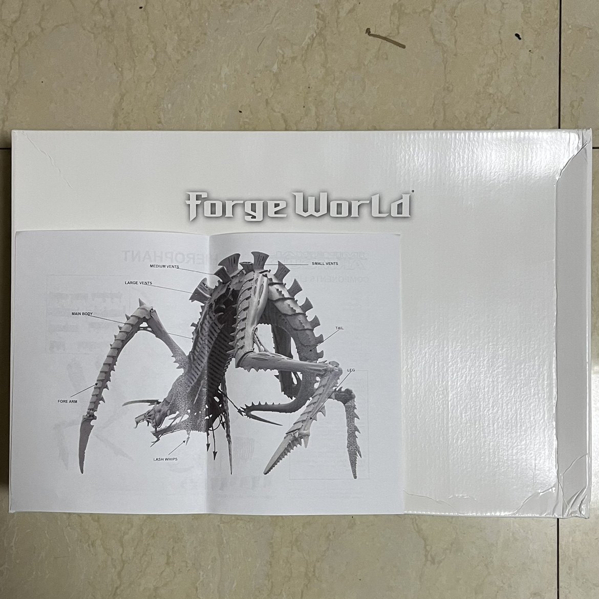 fw 戰錘40k 泰倫蟲族 Tyranid Hierophant Bio-Titan