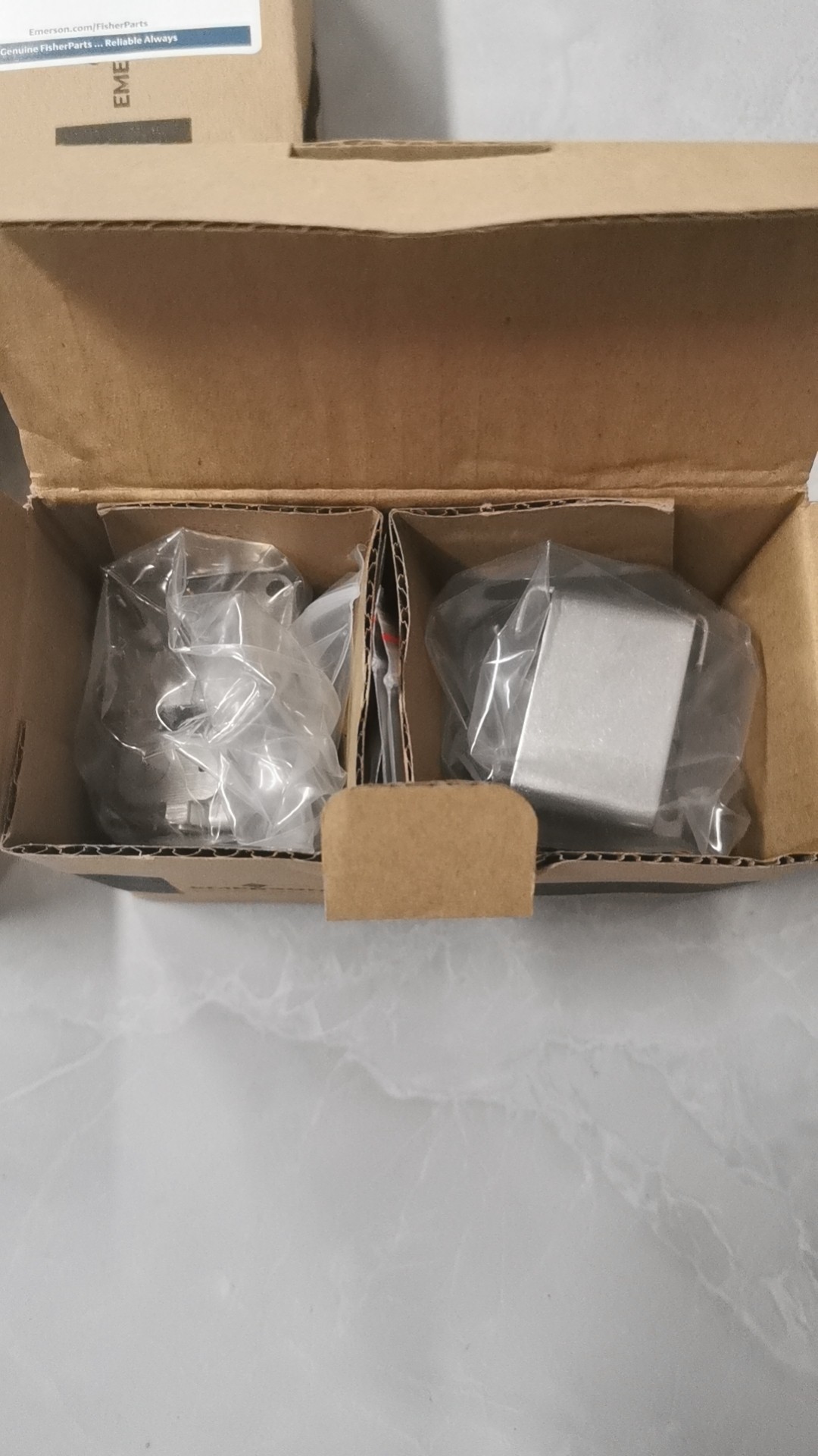 fisherDVC6000系列IP转换器38B6041X152：工业自动化控制的新星，原装正品揭秘！-气电转换器-淘宝百科网