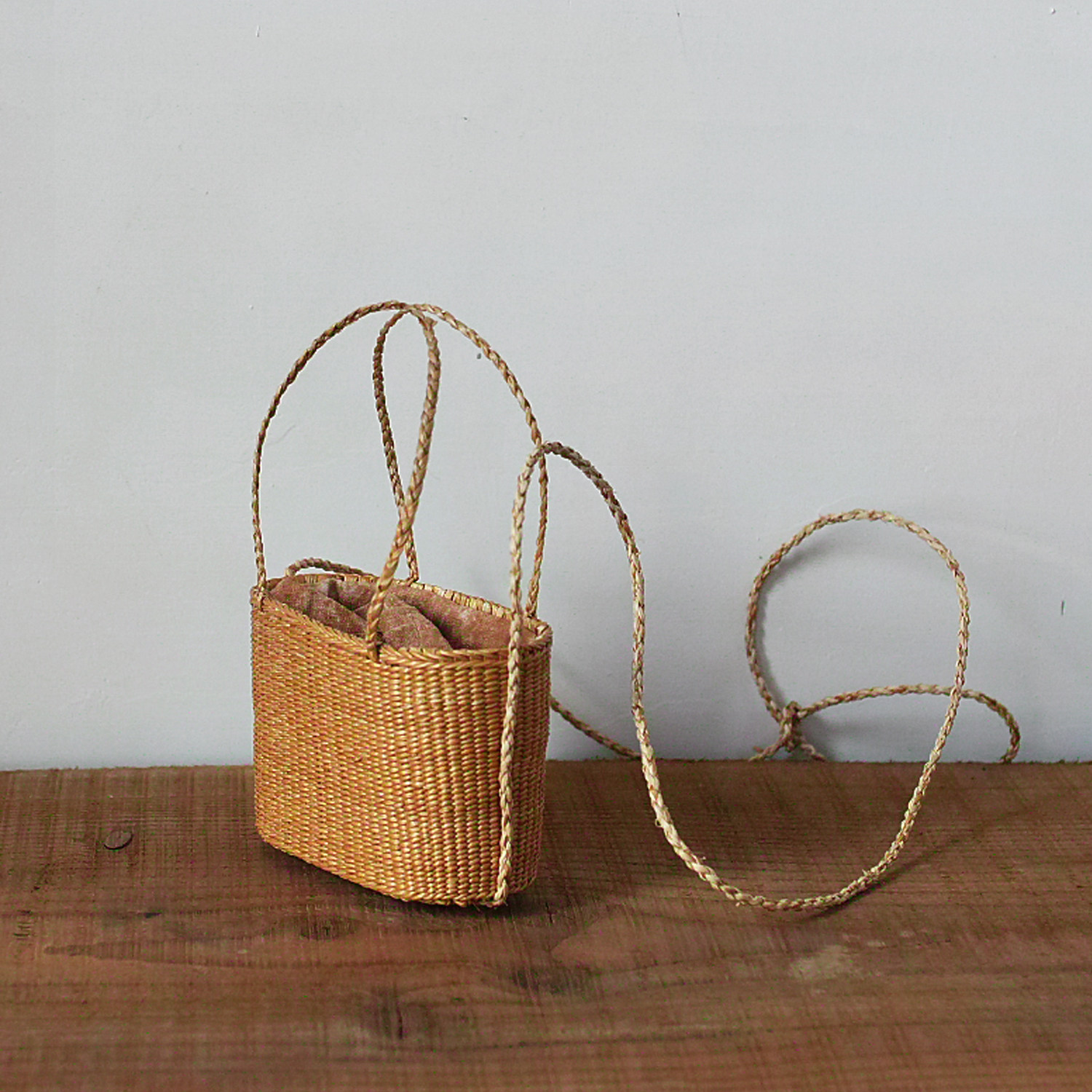 Handwoven straw bag: how traditional craftsmanship creates stunning ...