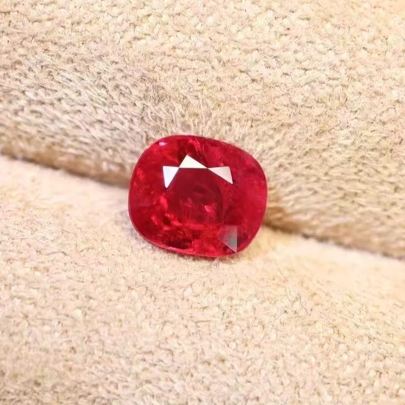 GRS认证1.21克拉无加热缅甸鸽血红裸石💎：红宝石界的顶级盛宴！🔥-裸石-淘宝好物网