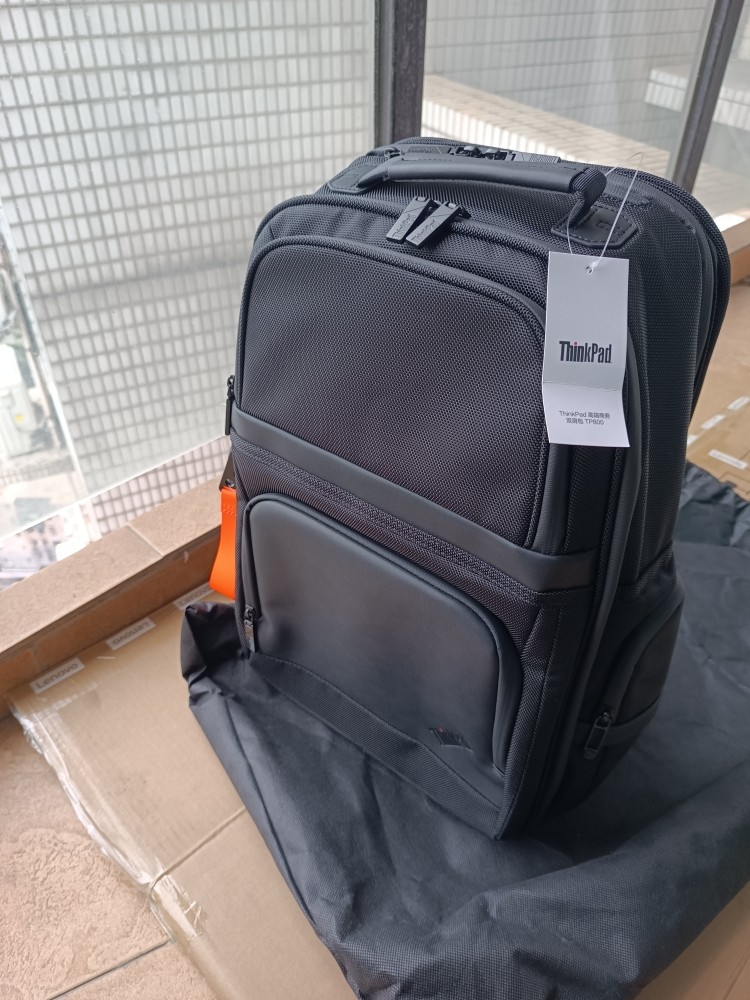 Thinkpad 联想高端双肩包笔记本电脑旅行商务外出大容量包学生书包4X41J74598 TP800高端双肩包