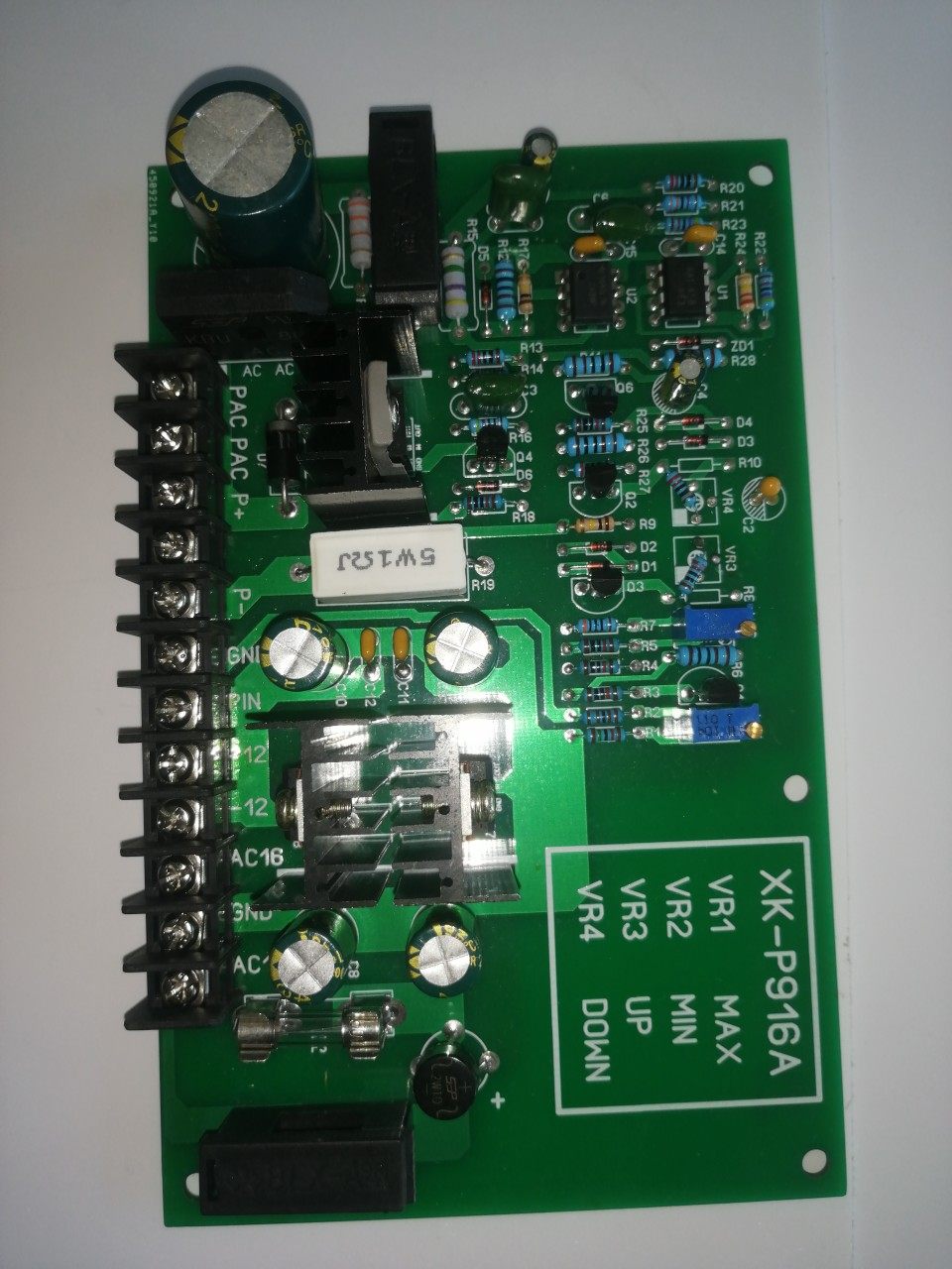 [USD 51.07] Commends the vertical injection molding machine computer ...