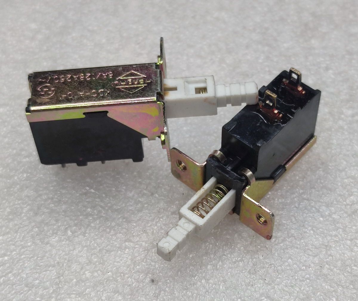 KDC-A04/A10-1电源开关：解锁家电控制新方式，轻松搞定机顶盒、电视、油烟机和消毒柜！💡-滑动开关-淘宝百科网