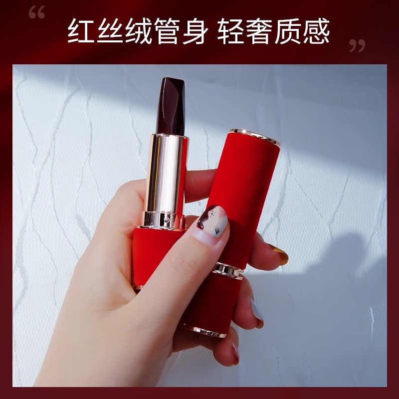 当温柔与力量相遇：Leezi莉兹红丝绒三色口红的多面叙事_唇膏_淘宝美妆网