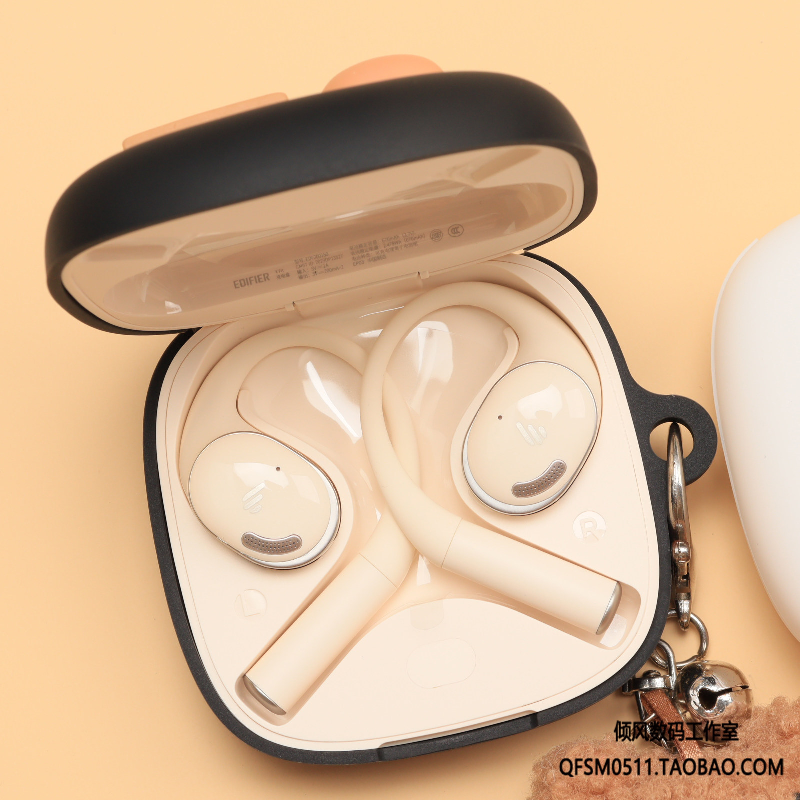 为什么我们总想给耳机穿一件毛绒外套？_耳机保护套_淘宝数码网