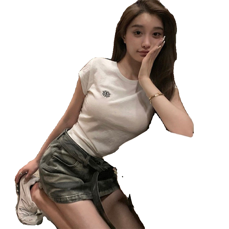 夏季新款馬蹄梵文立體刺繡短袖T恤女ins修身減齡正肩設計感上衣-Taobao