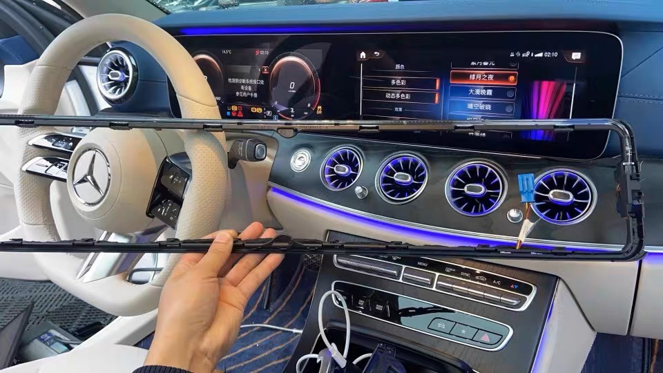 奔驰新款E级W213 E260L E300L 21款大屏+氛围灯升级神器！内饰秒变科技感爆棚的豪华座舱！-汽车氛围灯-淘宝好物网