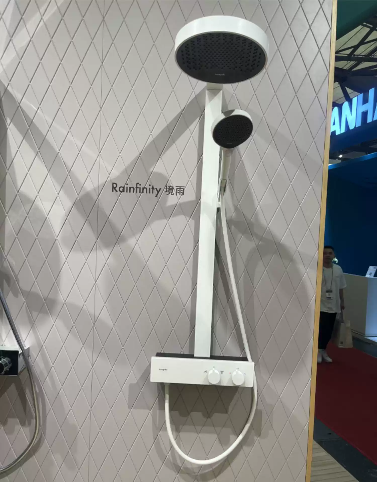 德国汉斯格雅铜质壁挂式恒温花洒套装 360境雨顶喷设计