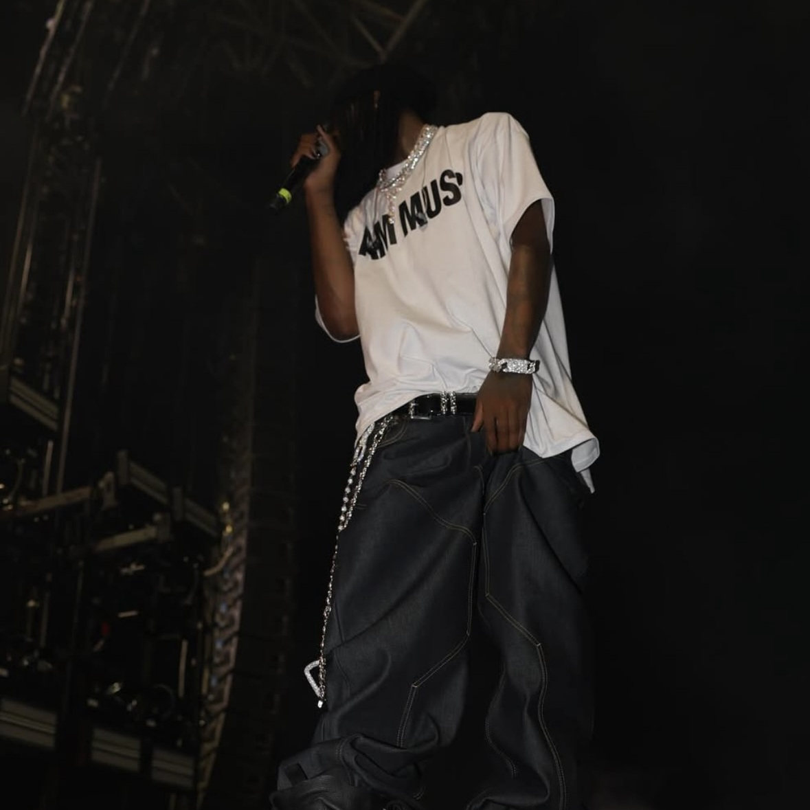 🔥Playboi Carti上身！YSL鸦片裤+几何剪裁=直筒宽松原牛牛仔裤才是2024最野穿搭密码？！-休闲裤-淘宝好物网