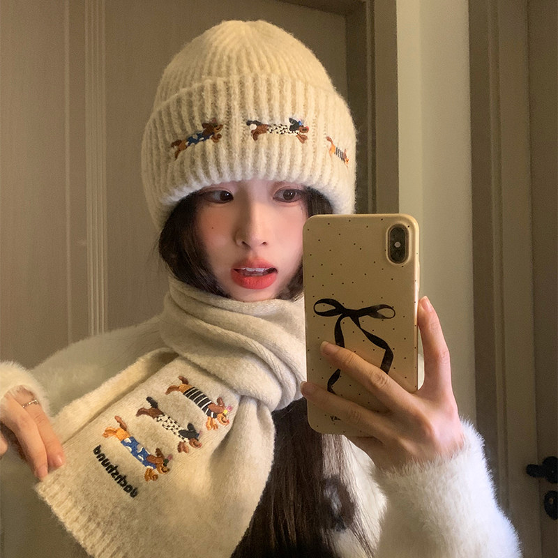 Korean style cute dachshund hat and scarf set: be the cutest thing this ...