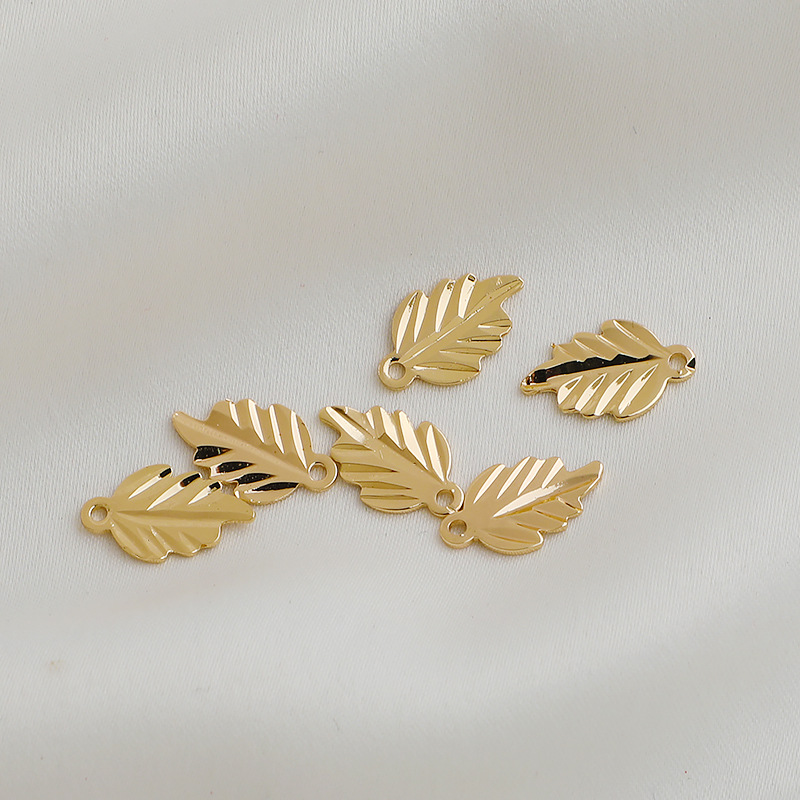 14K包金保色切纹薄树叶片吊坠简约叶子挂件项链配件diy耳饰材料-Taobao