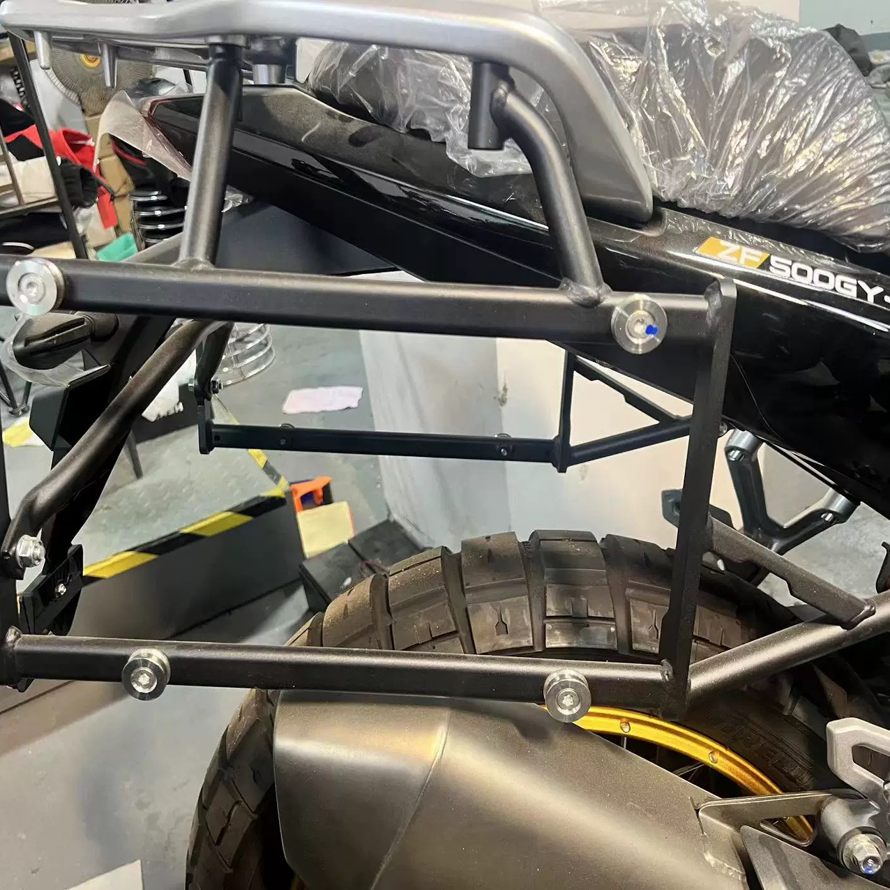 珠峰凯越ZF500GY单摇臂边箱支架焊接总成！机车改装党必看！🔥-其他摩托车用品-淘宝好物网