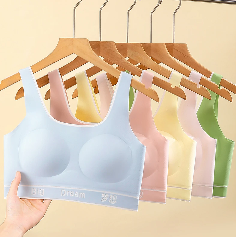 Dream girl c826: a seamless and breathable bra specially designed for ...
