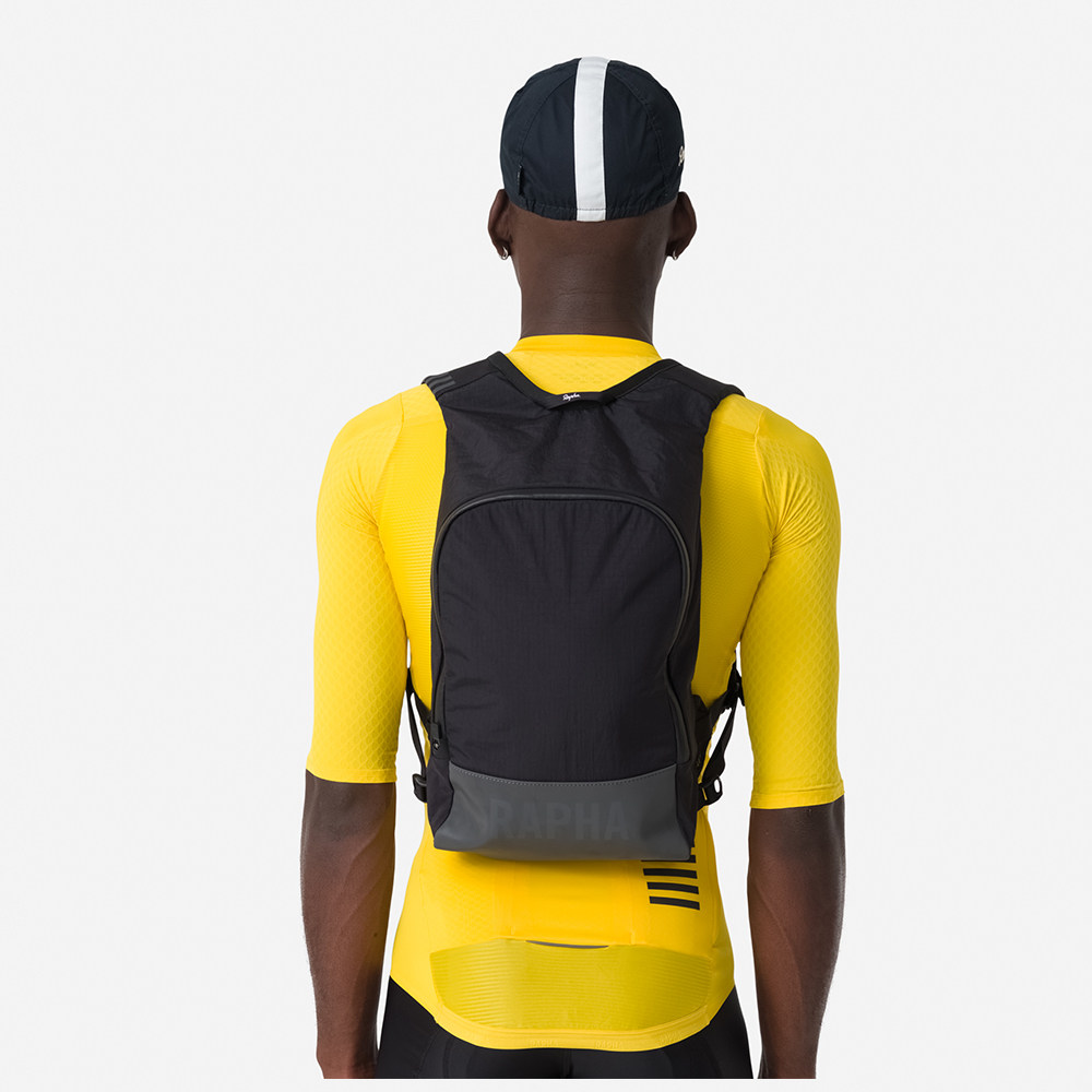 Rapha Pro Team Lightweight：骑行党必备的轻量化背包，真的那么神奇吗？-双肩背包-淘宝好物网