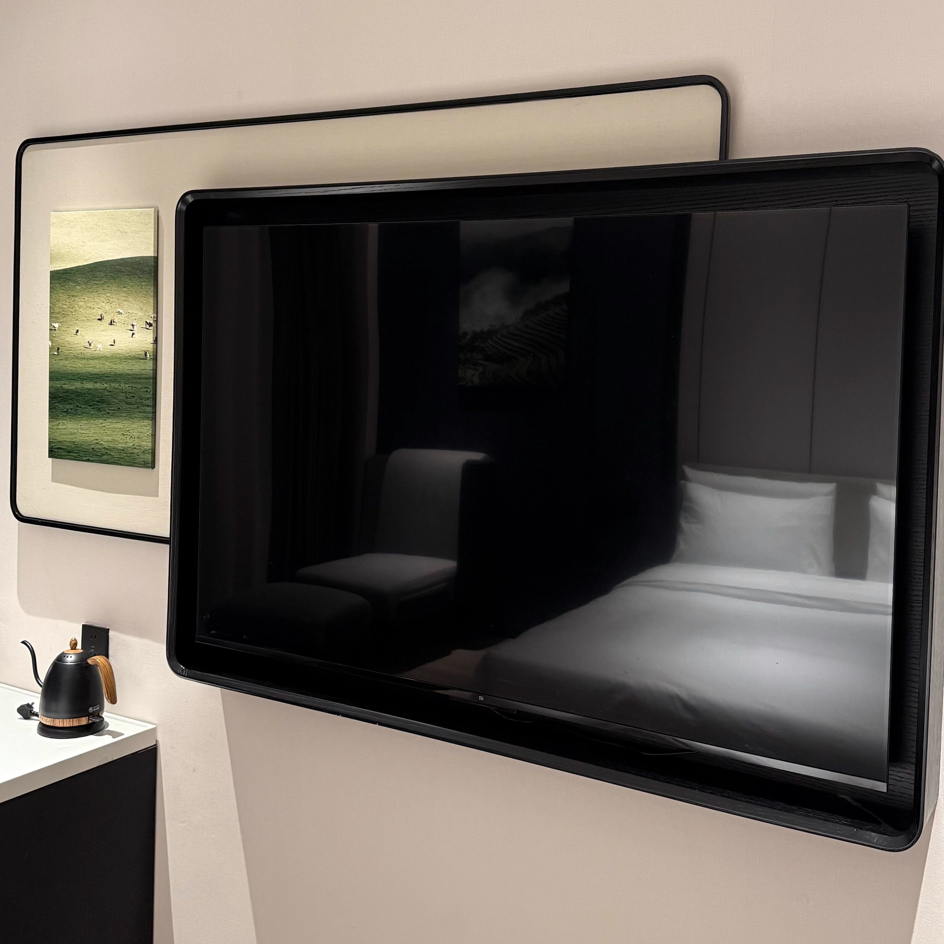 Atour 3.5 hotel same style tv frame suite b&b apartment renovation ...