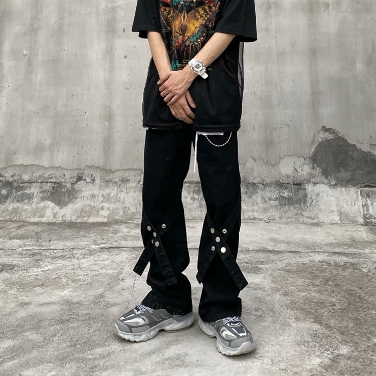 Non trendy, do not approach design, trendy brand straps, wide leg jeans ...