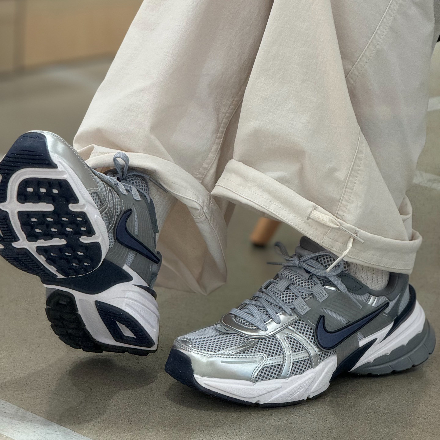 Nike V2K Run FD0736-005：25年春夏网面透气跑鞋，男女同款，运动休闲两相宜！-跑步鞋-淘宝好物网