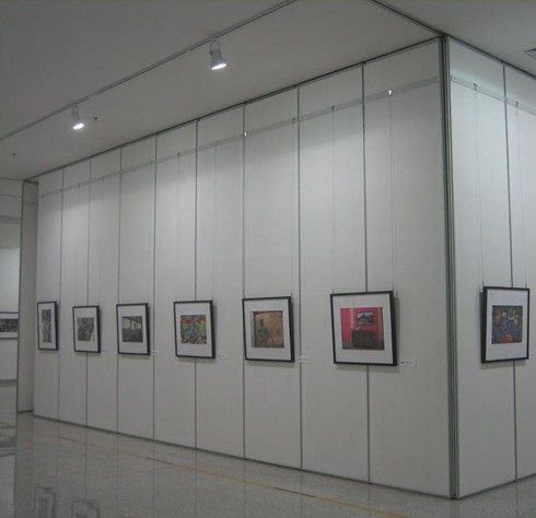 Movable partition wall Museum exhibition board Wall Exhibition hall ...