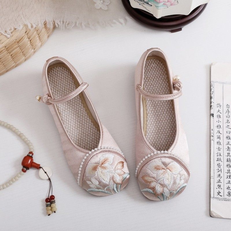 Chinese ancient style han dynasty shoes flats soft bottom embroidered ...