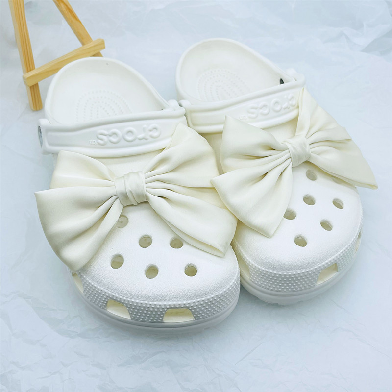 震惊全网！Crocs蝴蝶结鞋扣到底是谁的快乐源泉？少女心爆棚的DIY神器来了！🎀-鞋扣-淘宝好物网