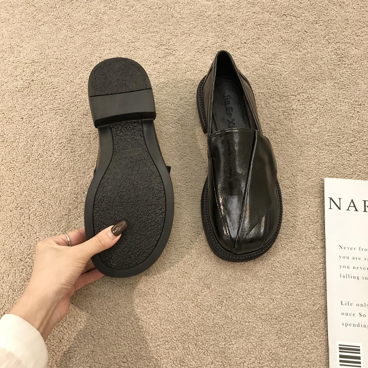 ins輕奢時尚日系軟皮一腳蹬樂福單鞋女2024爆款低跟英倫風小皮鞋-Taobao