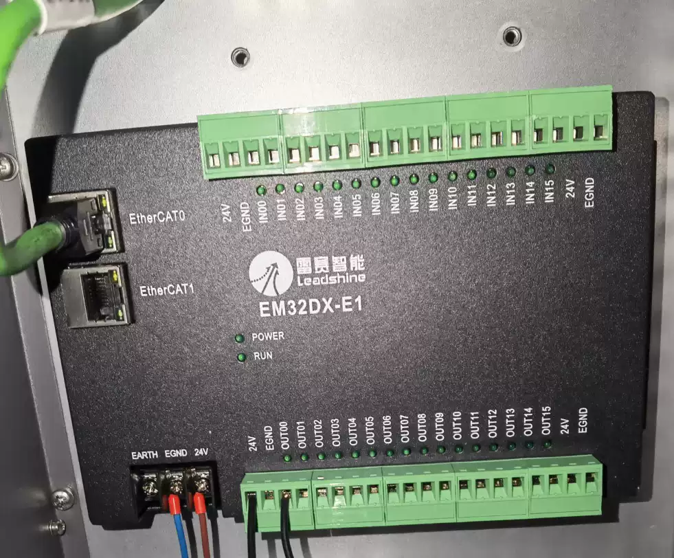 深圳雷赛EtherCAT总线32路编码器扩展模块EM32DX-E4直流24V电源输